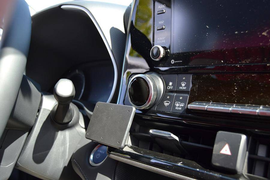 Brodit 855618 ProClip do zamontowania w Toyota Highlander 20-23.