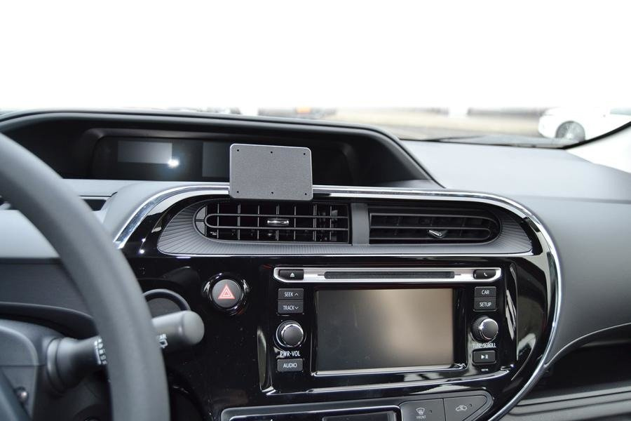 Brodit 855365 ProClip do zamontowania w Toyota Prius C 18-20.